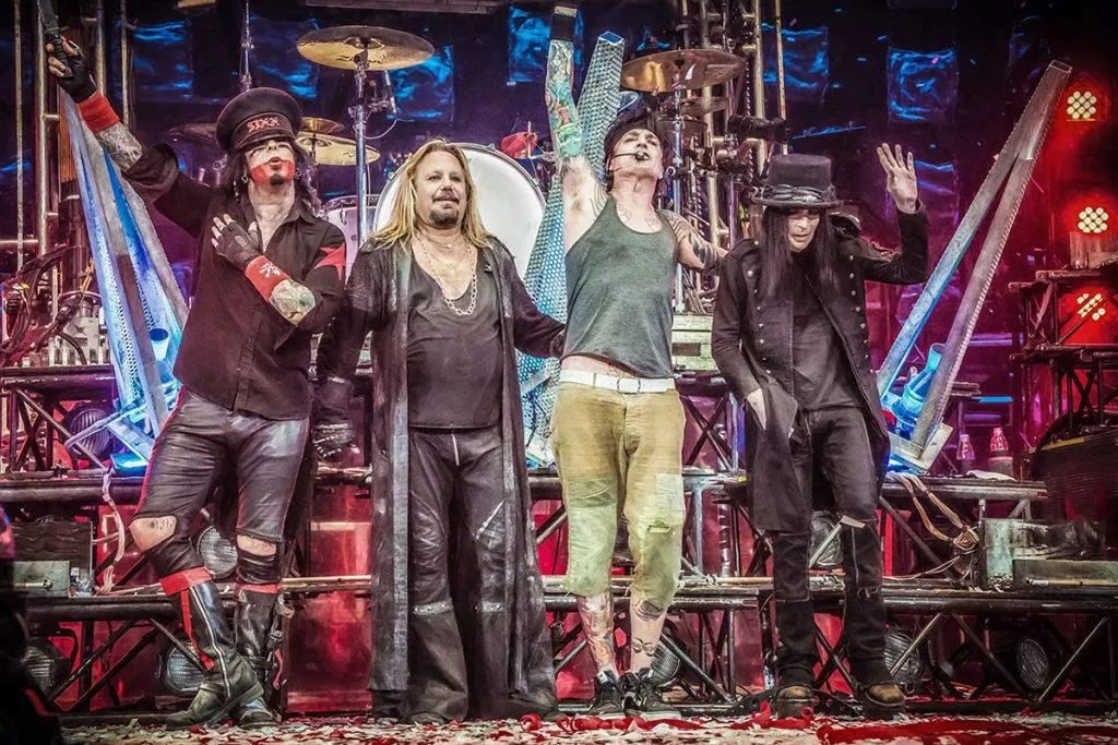 Mötley Crüe Celebrates Its 40th Anniversary, Here's What Tommy Lee ...