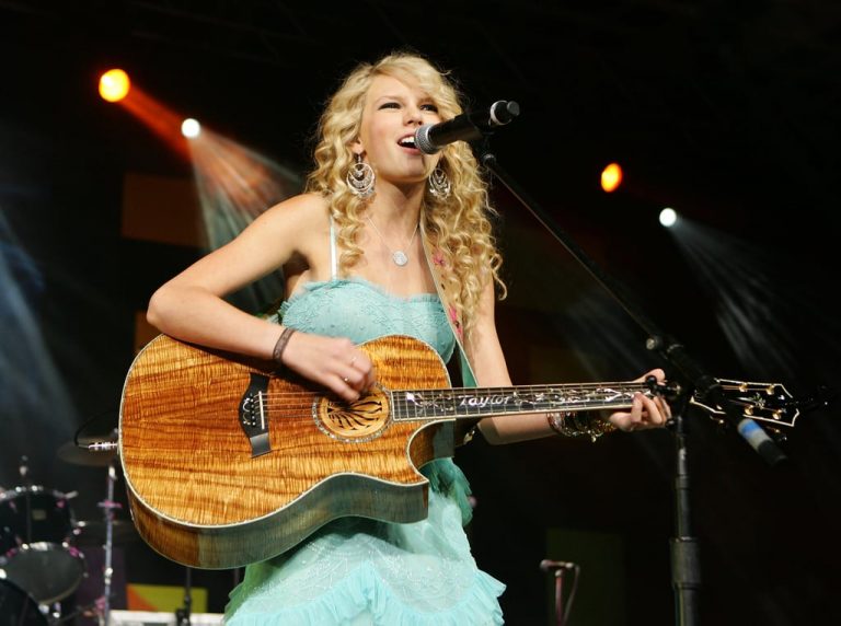 Is Taylor Swift Really A Rock Star Or An Ordinary Artist In Pop Scene?