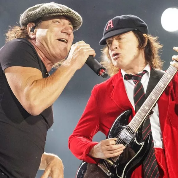 'Nikki Sixx Wearing 16 Inch Heels Chasing Lars Ulrich,' The Weirdest ...