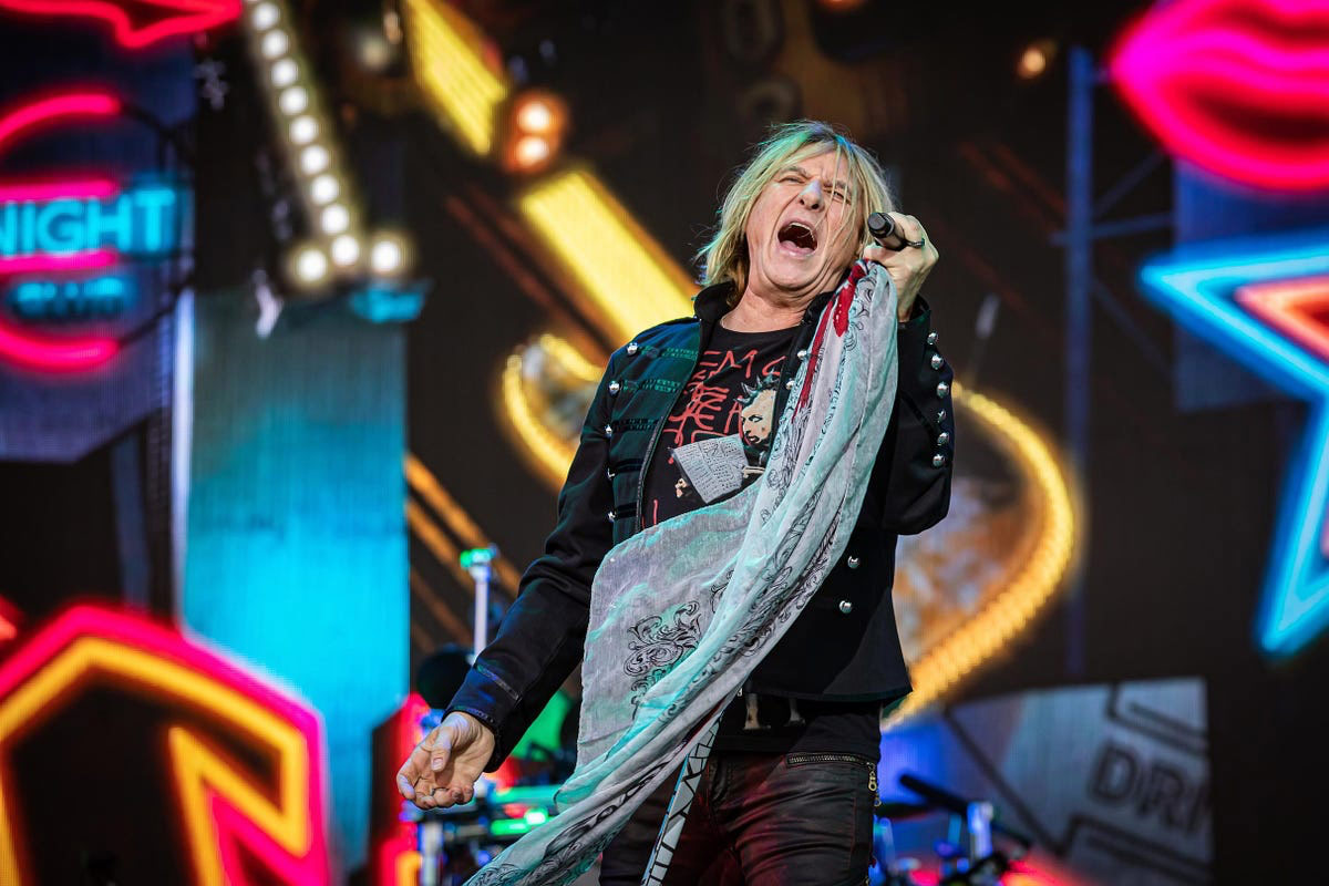 The Illness That Almost Ended Def Leppard Singer Joe Elliott’s Career