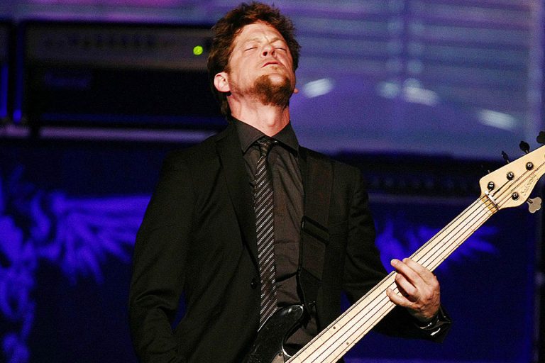 Metallica Producer Shares Theory On Jason Newsted's 'Non-Existent' Bass ...