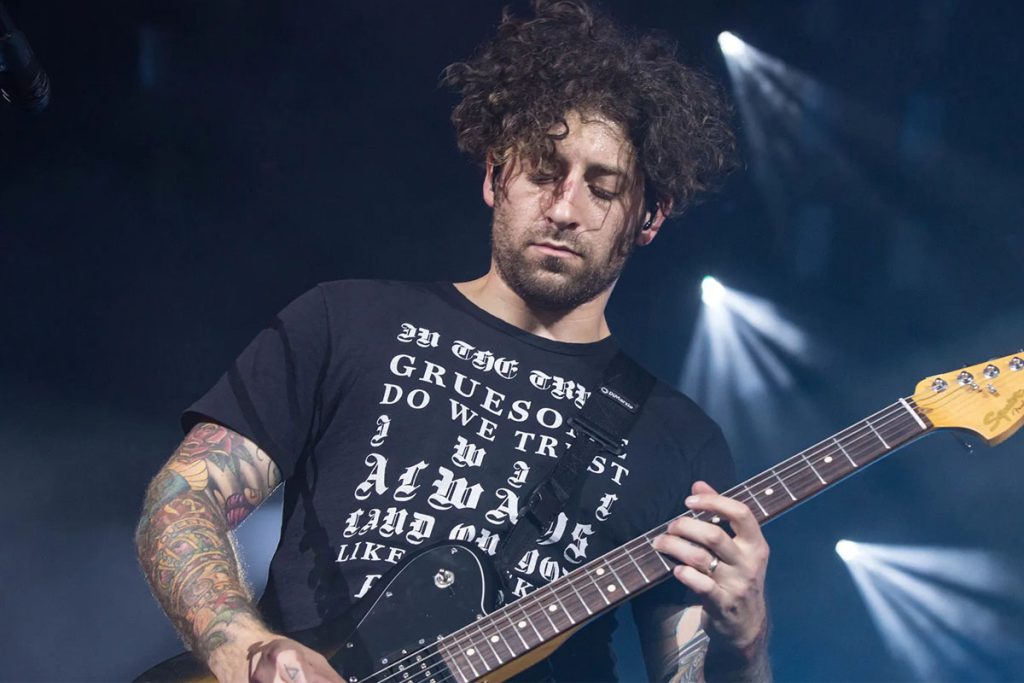 Joe Trohman Admits Not Liking Fall Out Boy S Mania