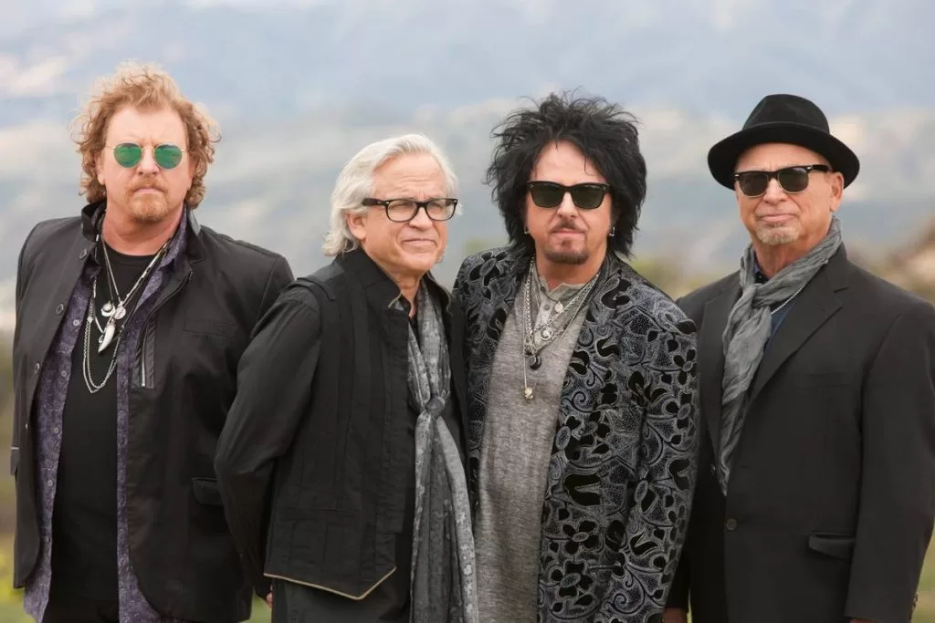 David Paich Explains Toto’s Battle Against Label Companies