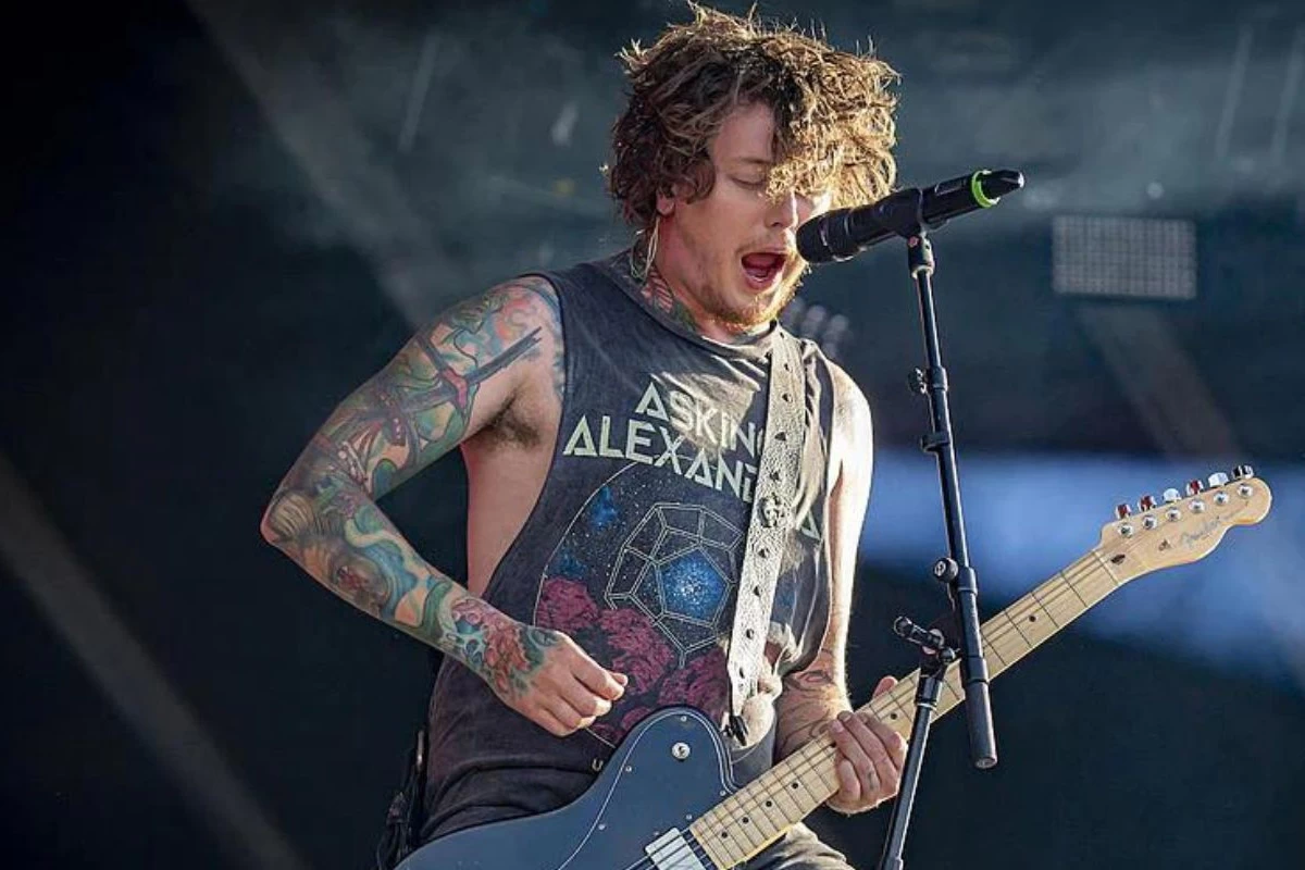 Ben Bruce Says Goodbye To Asking Alexandria