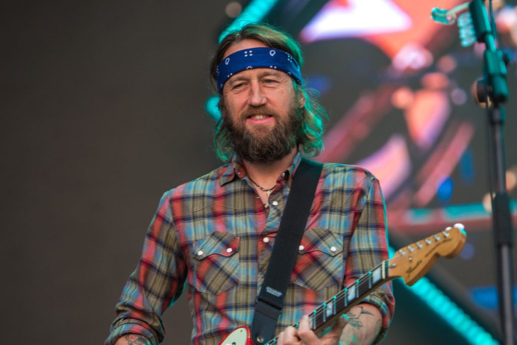 Chris Shiflett Thought Foo Fighters Were Rich And Driving Ferraris But ...