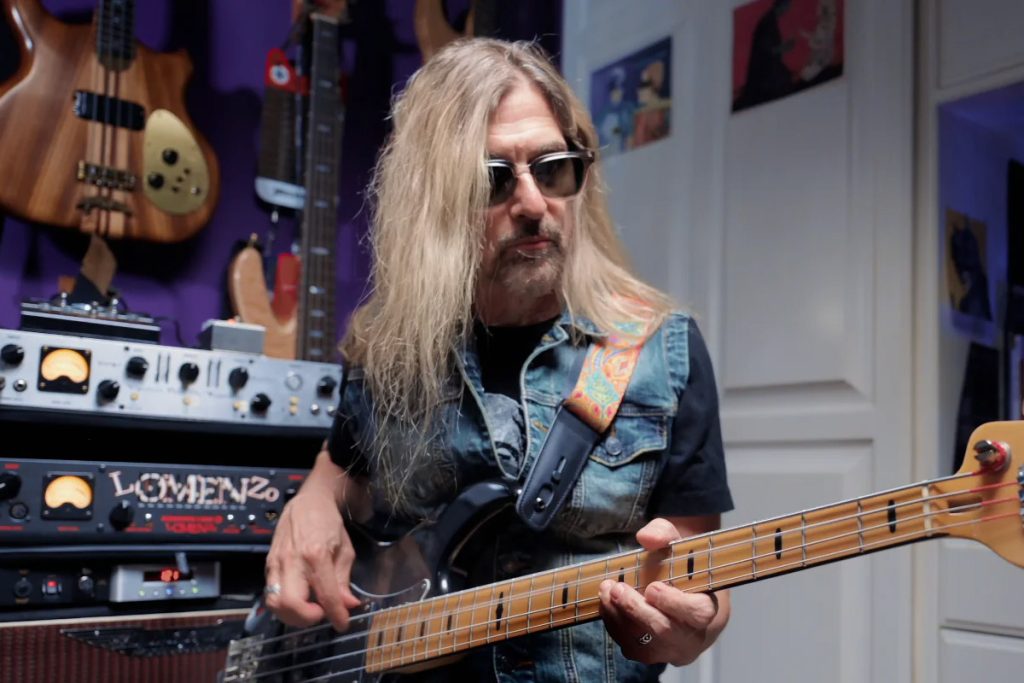 Megadeth Bassist Gives His Best Advice To Metal Bassists: 'Find The ...