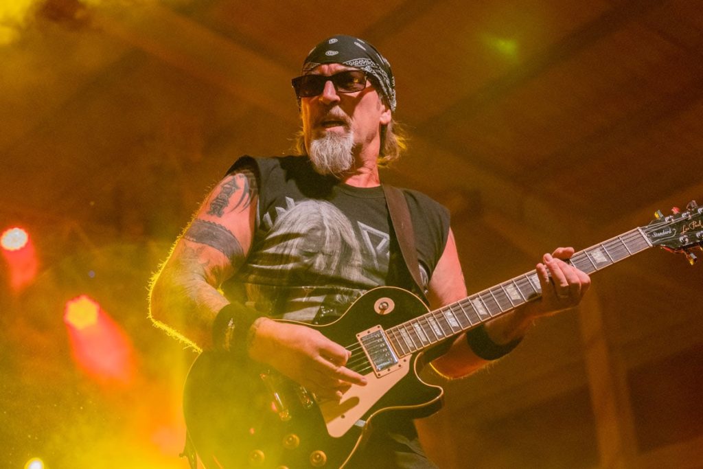 Original Venom Guitarist Jeff ‘Mantas’ Dunn Announces Split With Venom ...