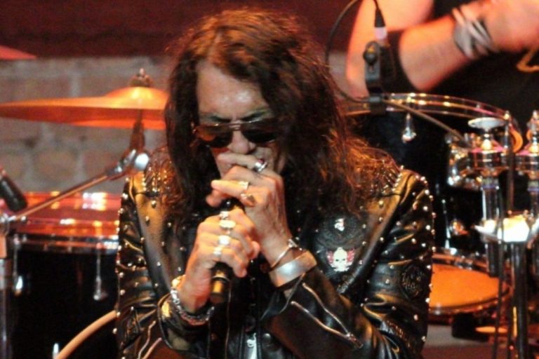 Ratt’s Stephen Pearcy Drops New Album And Tour Bombshell