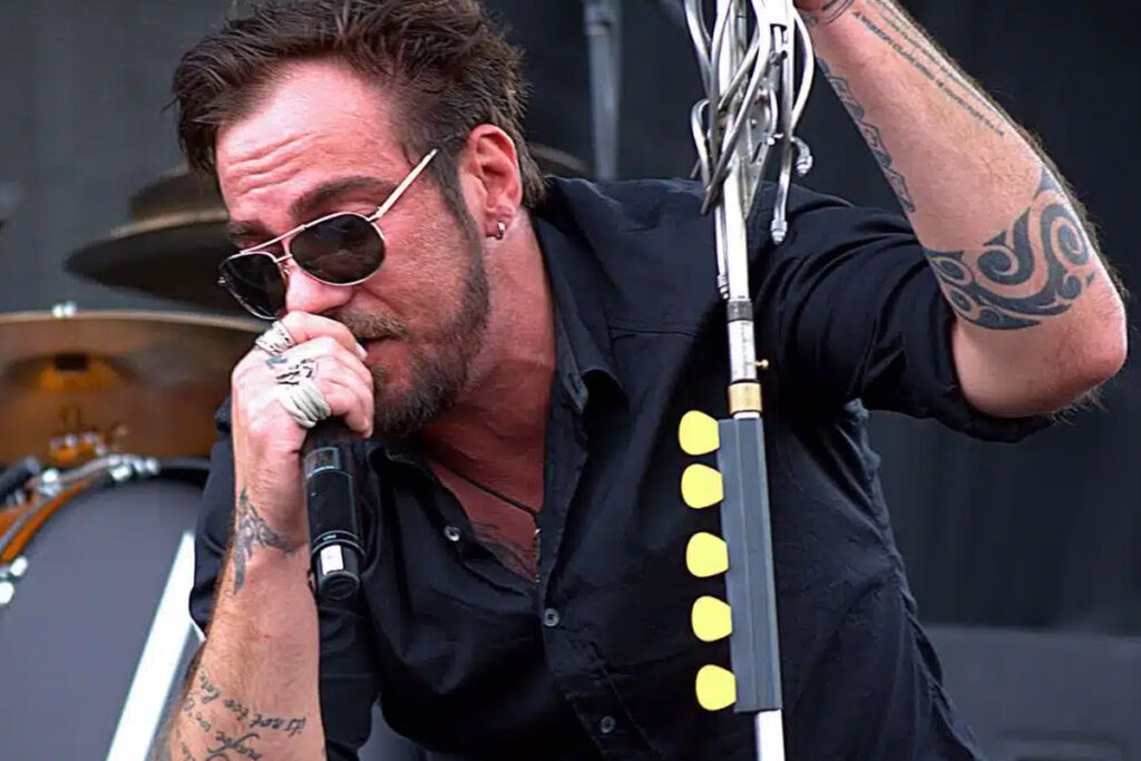 Adam Gontier: "America Is A Bubble, Nowhere Else Exists"