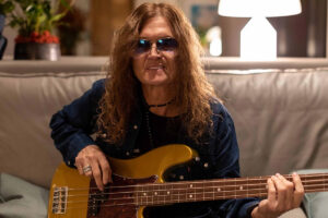 Glenn Hughes Takes Brutal Shot at Young Rock Artists, Calls It All 'Fake'