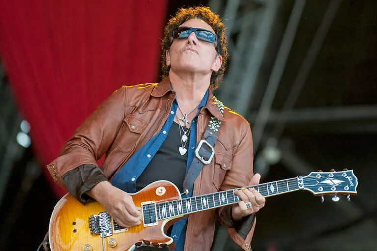 Neal Schon Is Done Being the Scapegoat of Journey Drama, Shares His ...