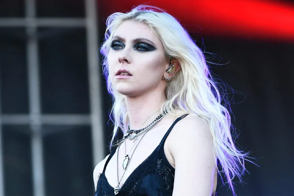 The Pretty Reckless Drops New Single, Taylor Momsen Teases New Era
