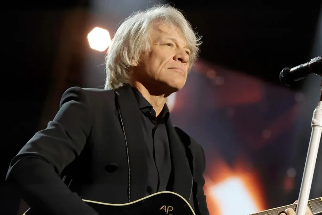 Jon Bon Jovi Issues Public Response to Concerns on His Vocal Issues ...
