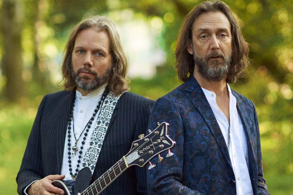The Black Crowes' Chris Robinson Refuses to Back Down After USA Chant ...