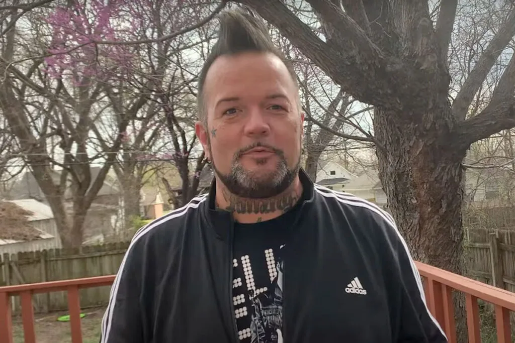Ex-Saliva Singer Josey Scott Asks for Financial Help After All of His ...